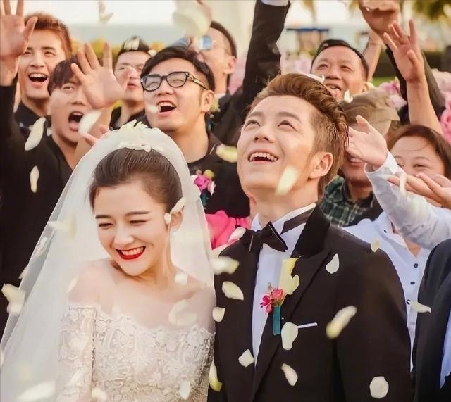 Wu Yating cried again, divorced for a year, she was sad, but her ex-husband's new relationship ...