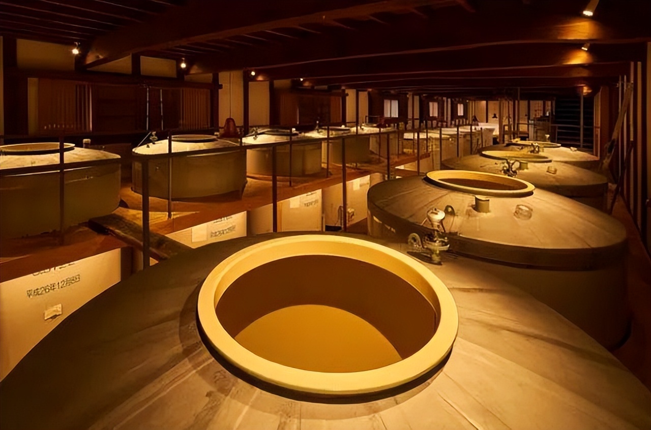 Sake made with red wine craftsmanship with rich acidity and fruity ...