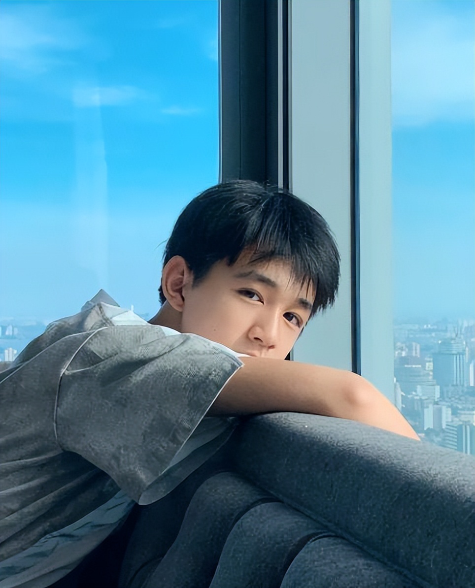 The back waves in the entertainment industry: the new generation of ...