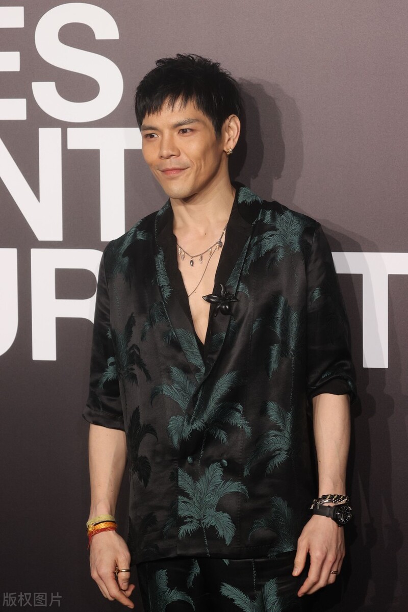 Xiang Zuo no longer cares, and travels romantically with Guo Biting ...