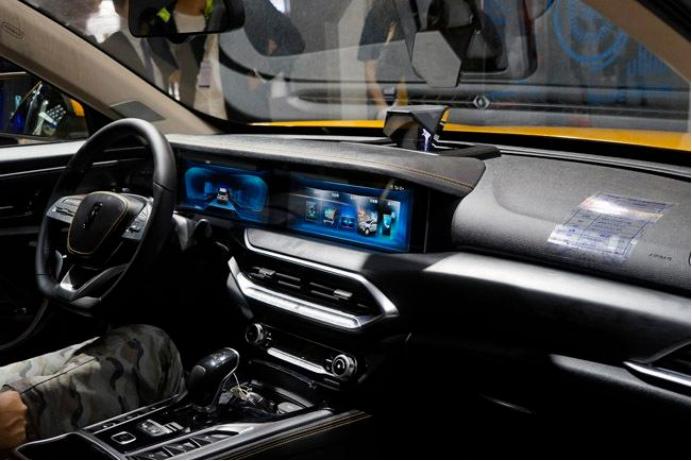 Defining compact SUV Besturn T77 Pro with "pro" - iNEWS