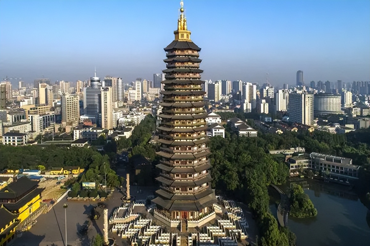 Tianning Temple Scenic Spot - iNEWS
