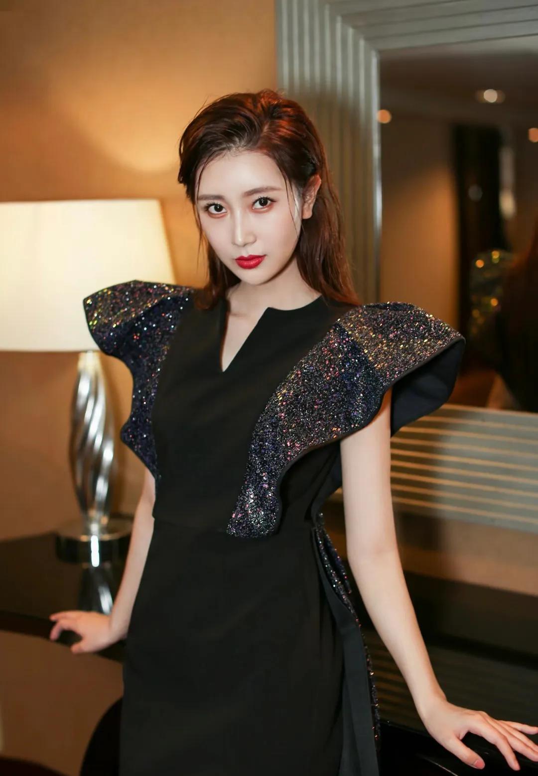 Sexy photo of the best goddess "Chu Yue" - iNEWS