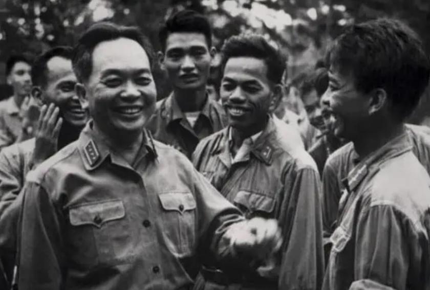 In 1950, Zhou Xihan trained the army for three months, and he is still ...