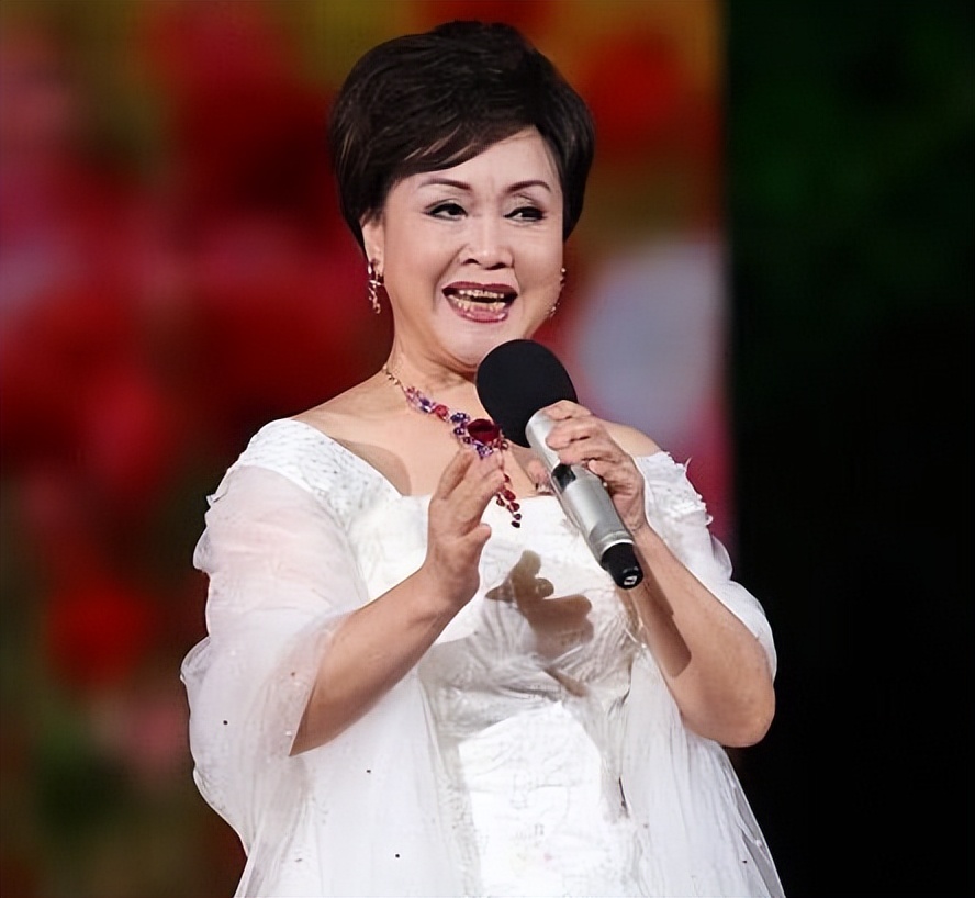 Lied to us for 62 years! Taking off wigs and removing heavy makeup ...