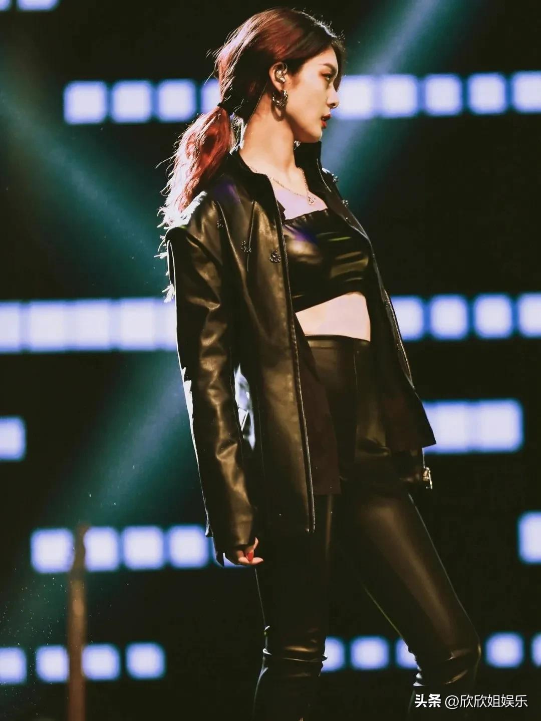 Female star Fu Jing - iNEWS