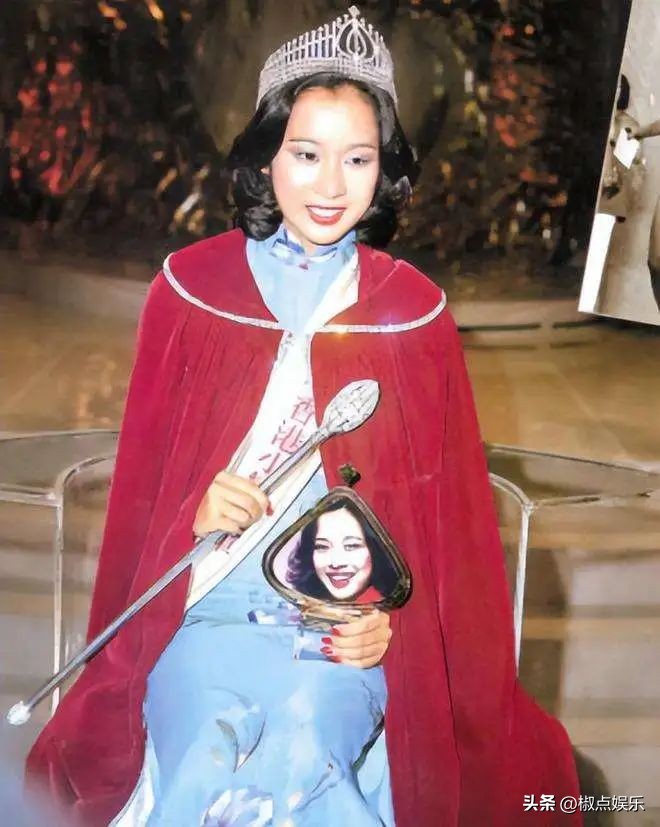 Zhu Lingling showed up with her rich husband!Being spoiled by her 74 ...