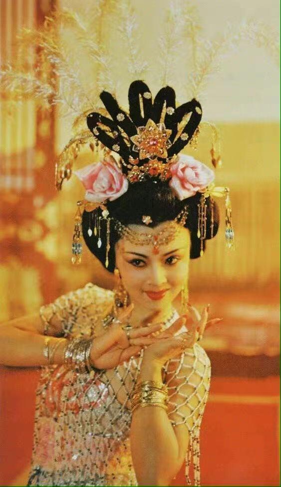 Zhou Jie: As famous as Yang Liping, she gave up fame and fortune to go ...