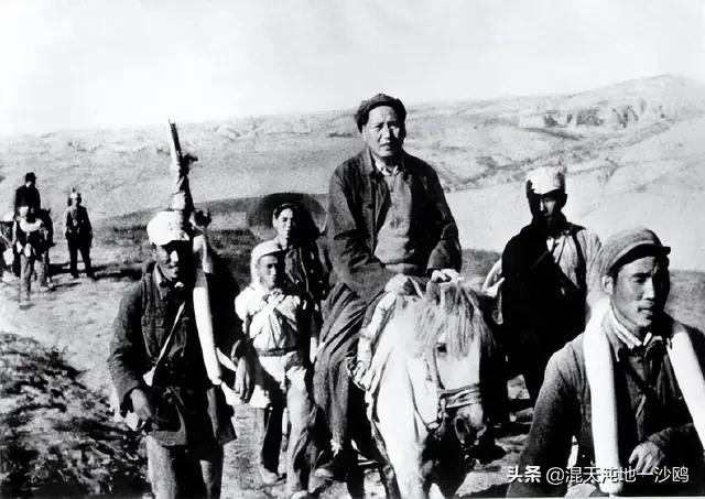 Mao Zedong and his horse - iNEWS