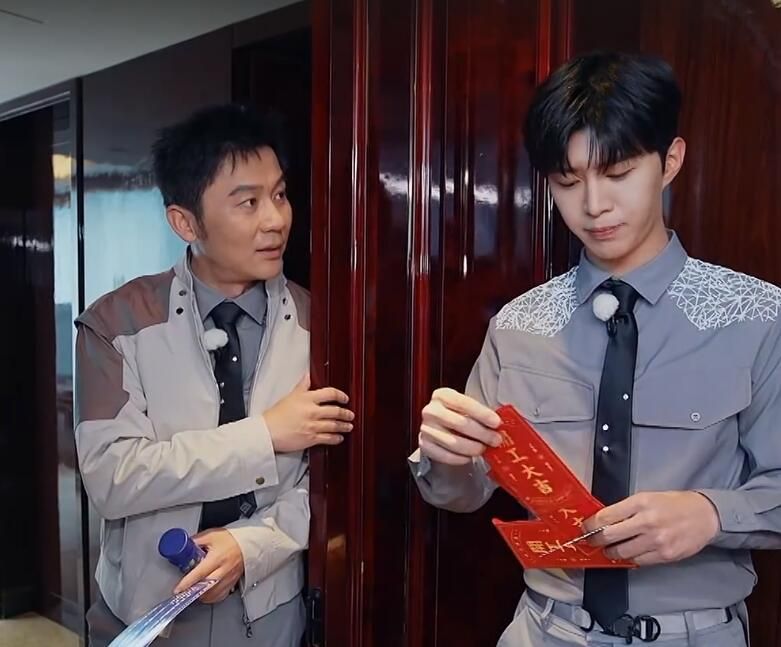 Fan Chengcheng and Li Chen embraced in the same frame, changed their ...