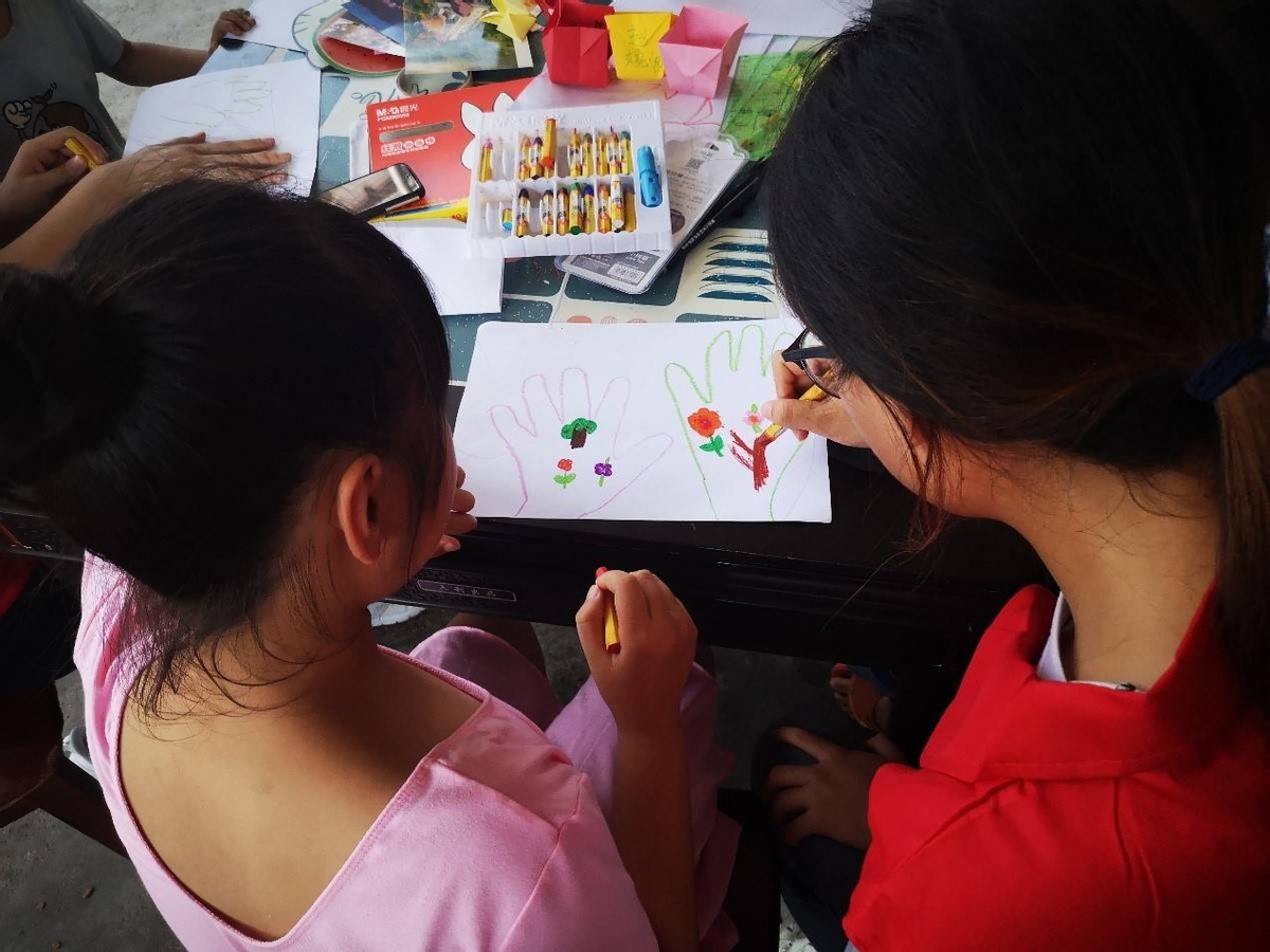 Do parents still praise their children with "you are awesome"? Top ...