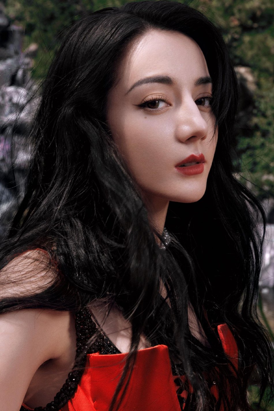 amazing! Di Lieba's Red Beaded Embroidered Dress Photo Released - iMedia