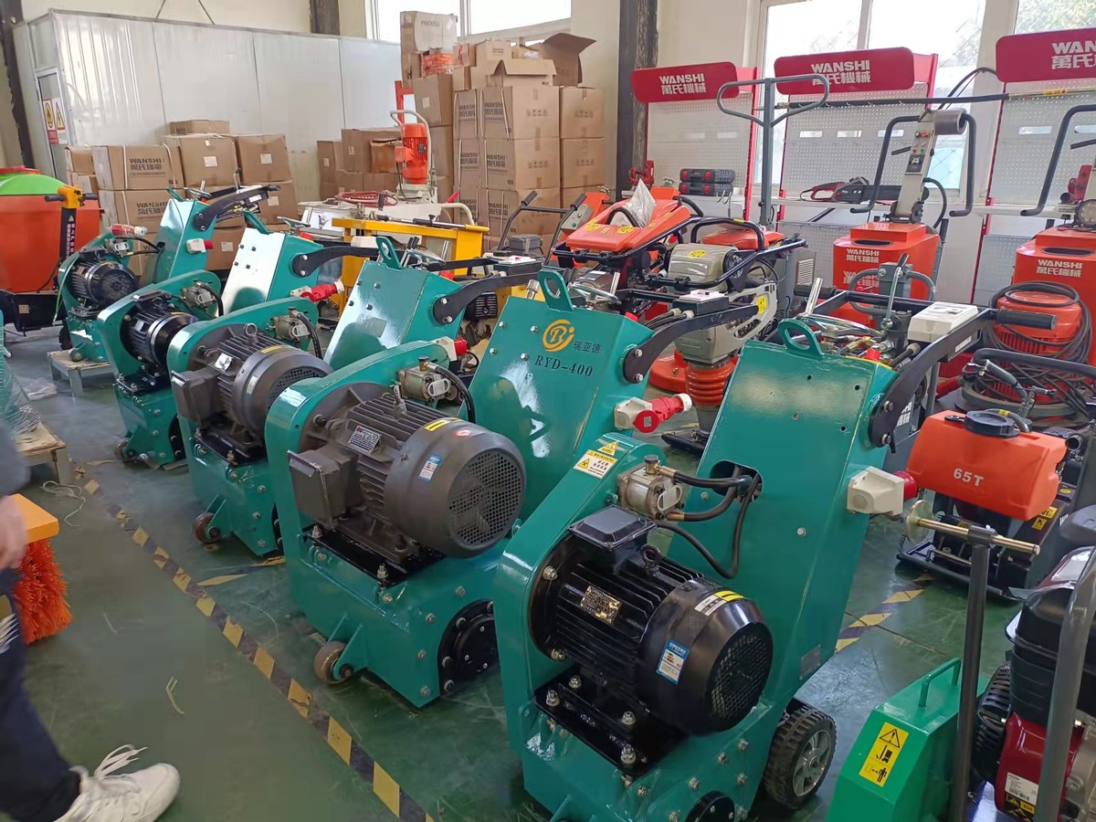 Unmanned milling machine, maintenance, dust reduction and environmental ...