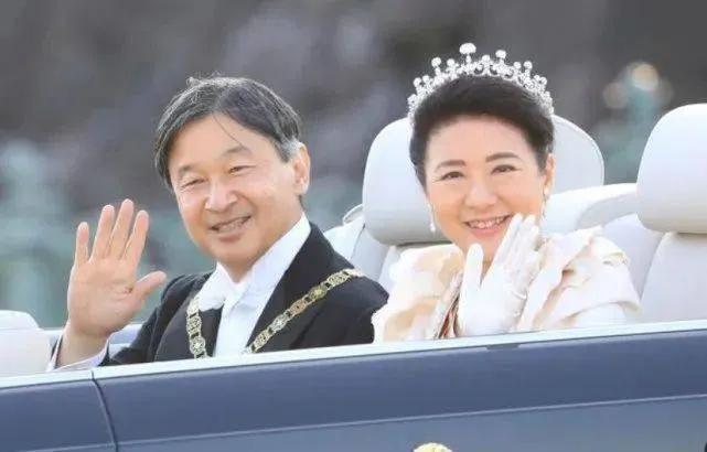 Thirty-three generations of royal families have had eleven ...