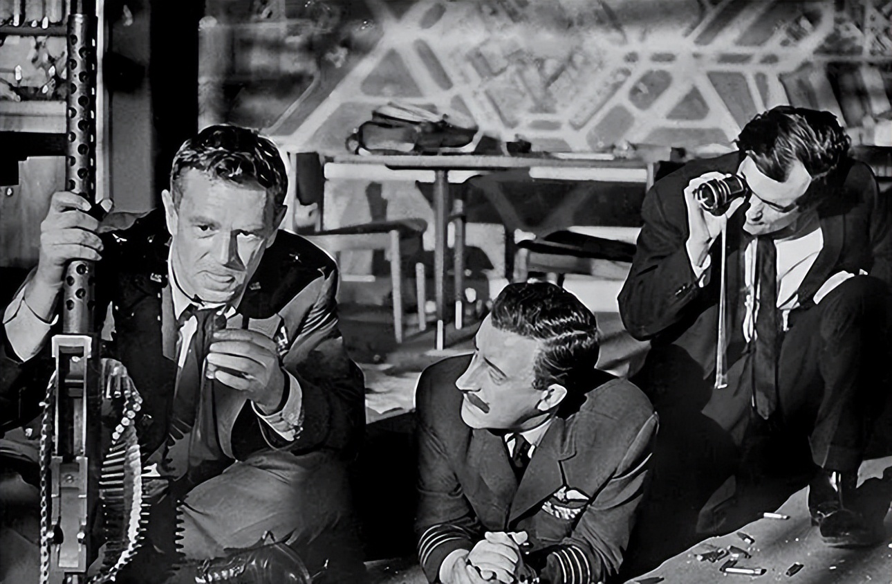 In "Dr. Strangelove", the elements of black comedy, absurdity and irony ...