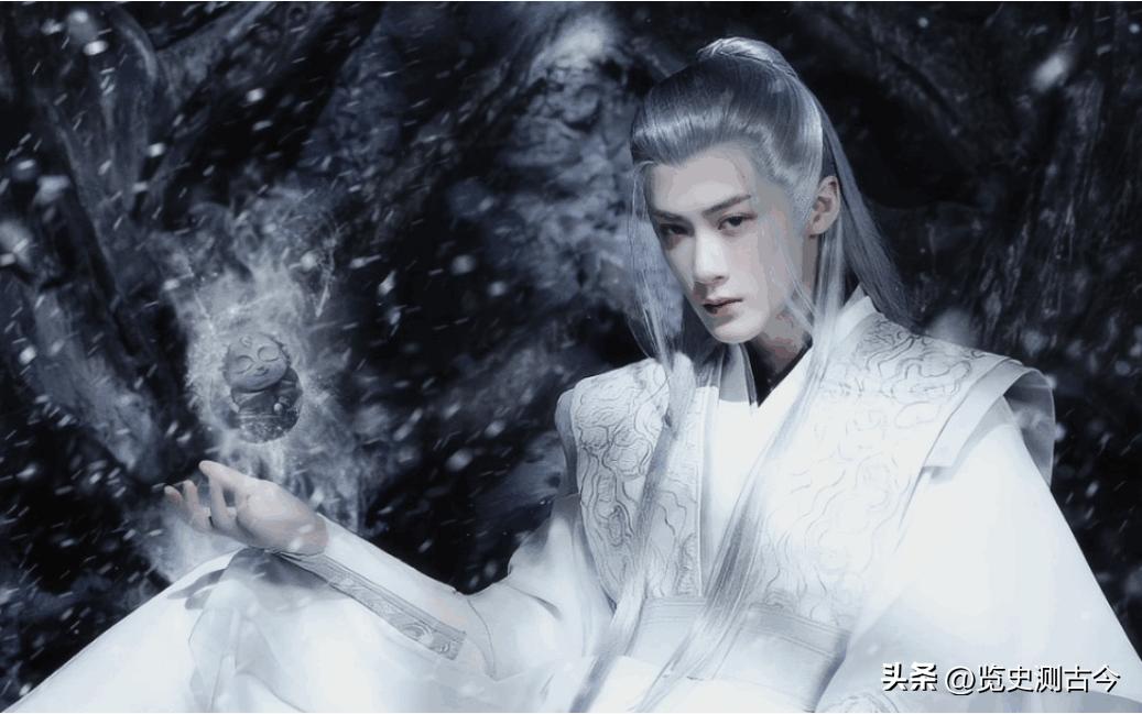 Ancient costumes with white hair to look at the face? It was Tan Jian ...