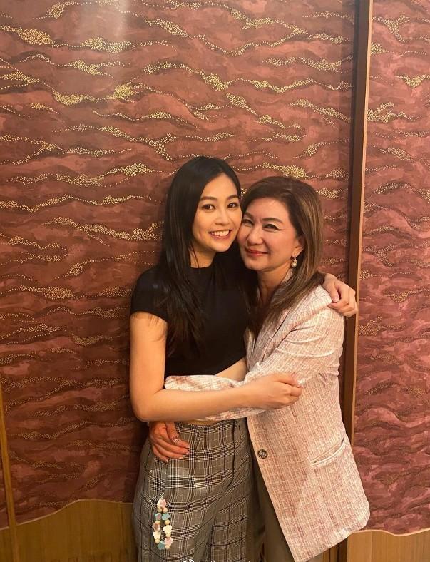 Liu Peiyue, Chen Xiaohua, Guo Baiyan appeared at Le Yiling's birthday ...