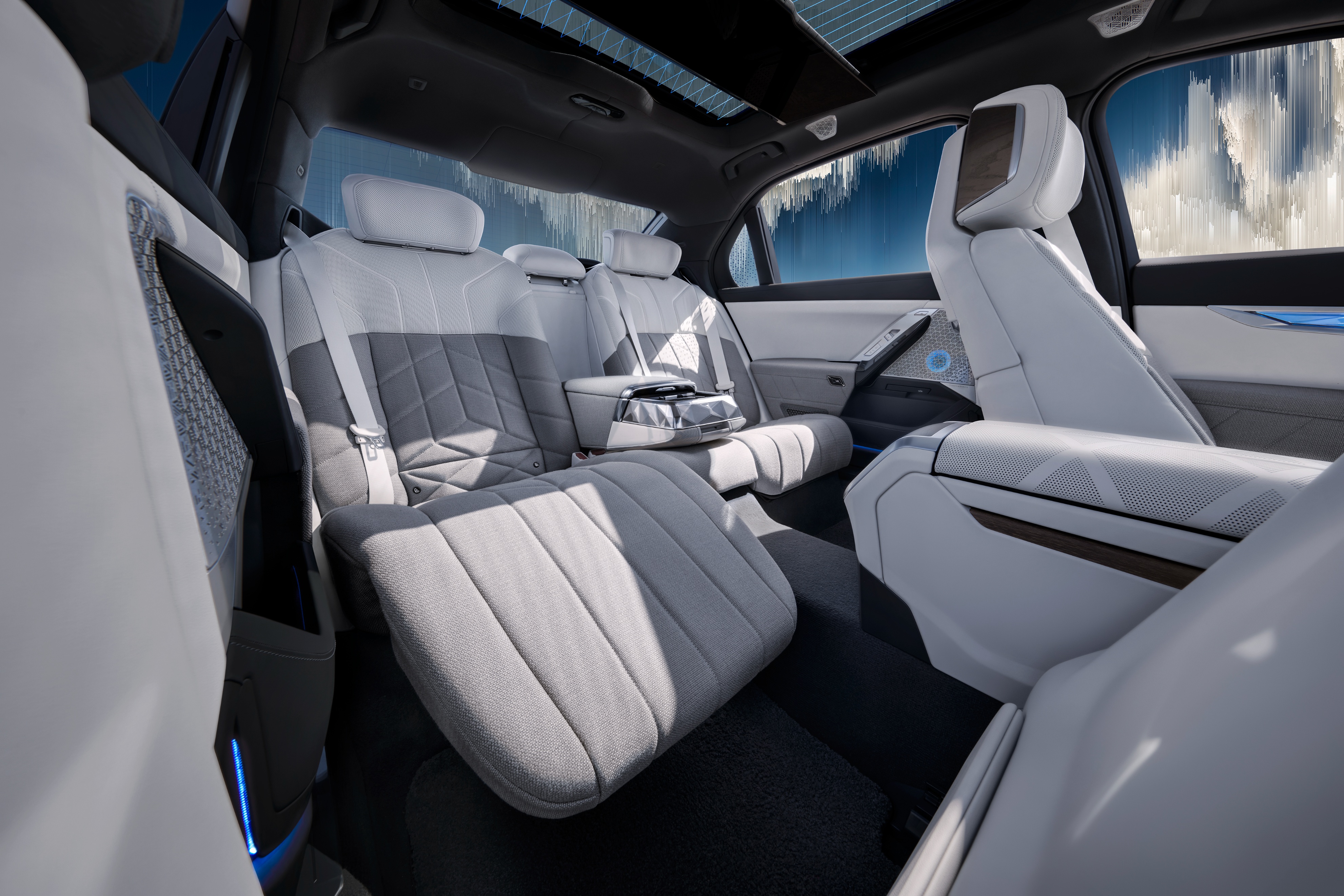 Flagship piloting, BMW Group strides towards "Electrification ...