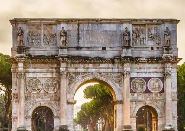The Arc de Triomphe and Baroque churches from the ancient Roman period ...