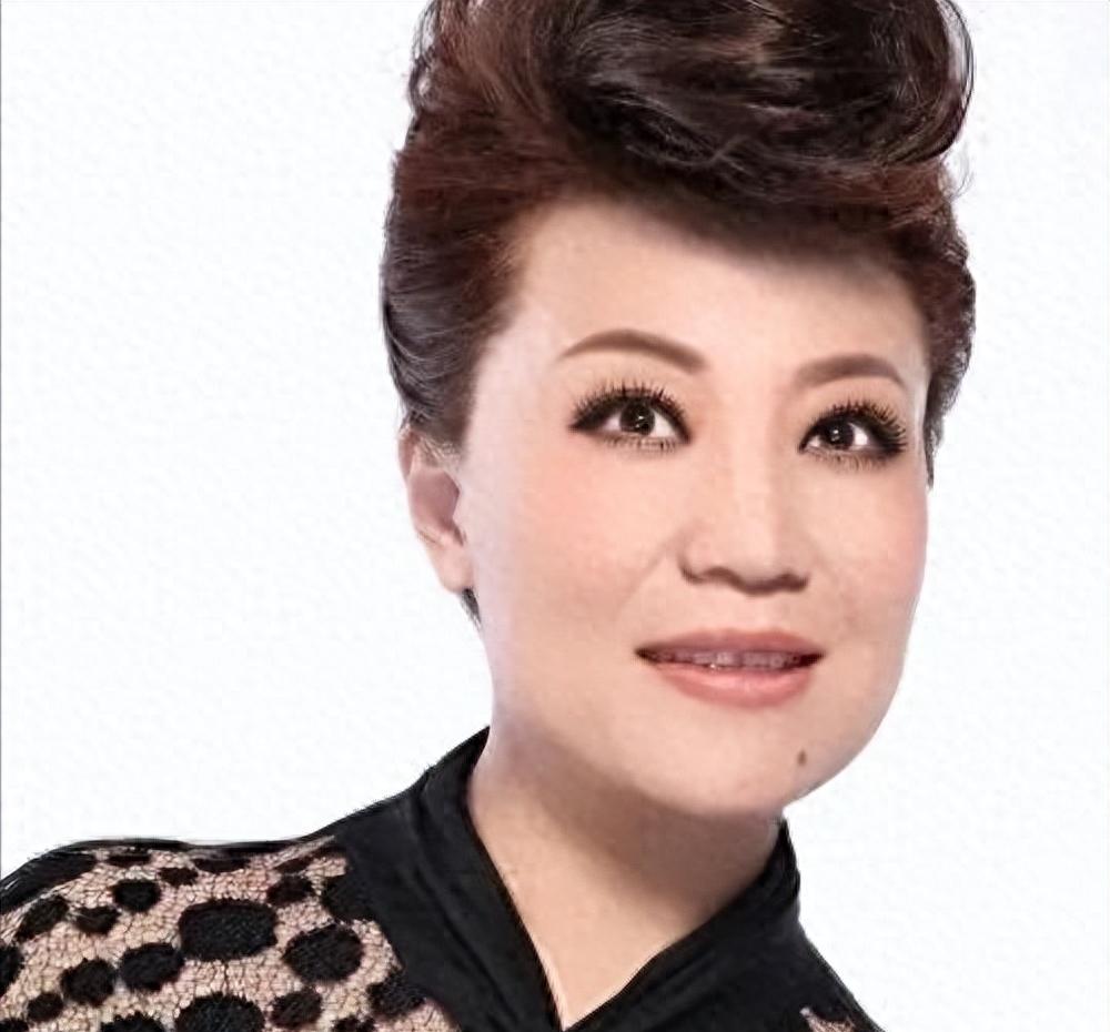 Wang Weinian was married and divorced, but still lived a wonderful life ...