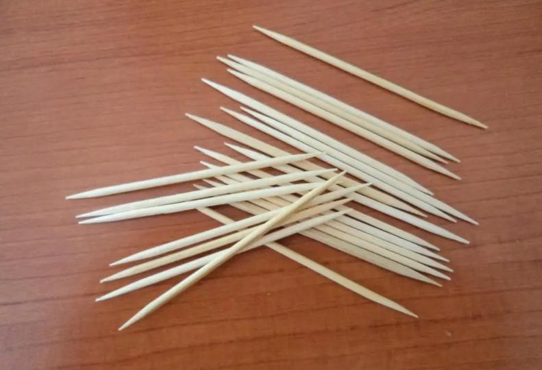 Inserting a toothpick into a mobile phone is too powerful, and it can ...