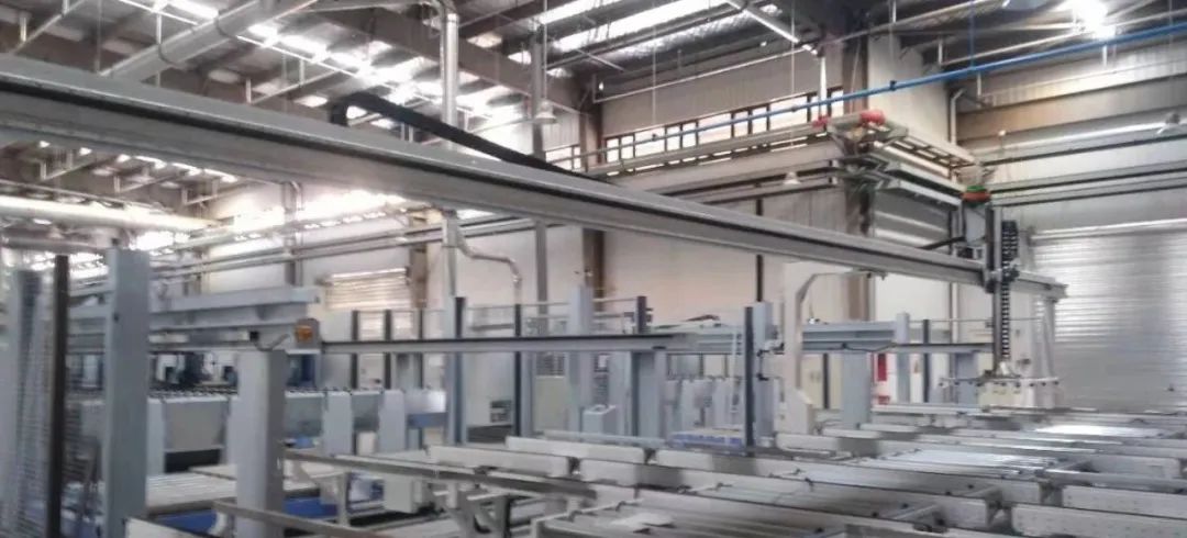 Structural design elements of the truss-type loading and unloading manipulator - iNEWS