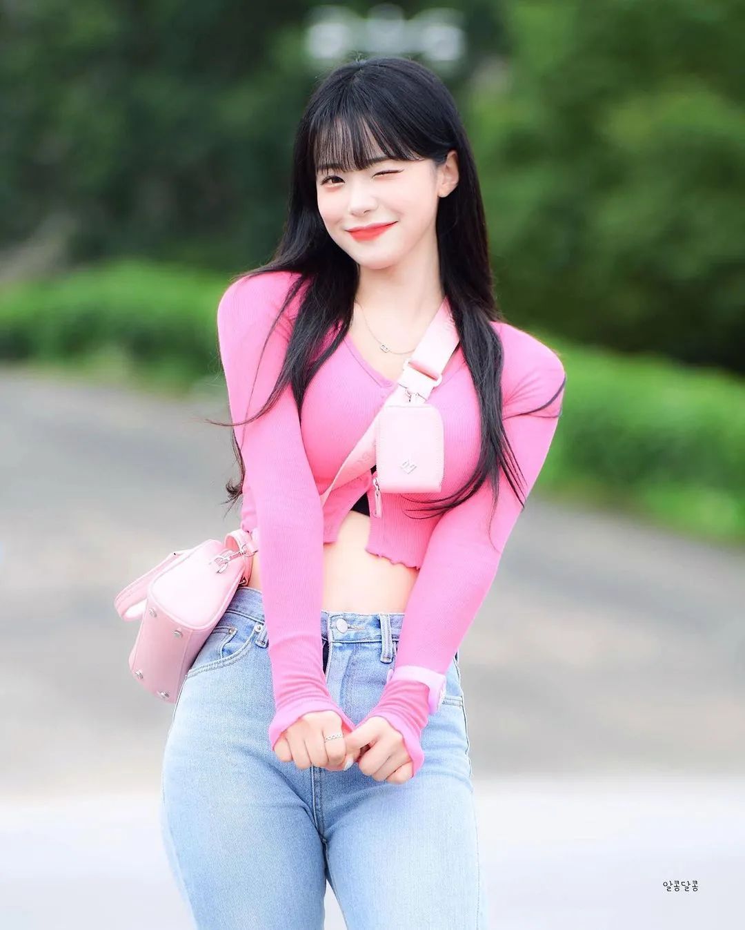 Sexy yet sweet and cute Dcup cheerleader Lee Da Hye - iMedia