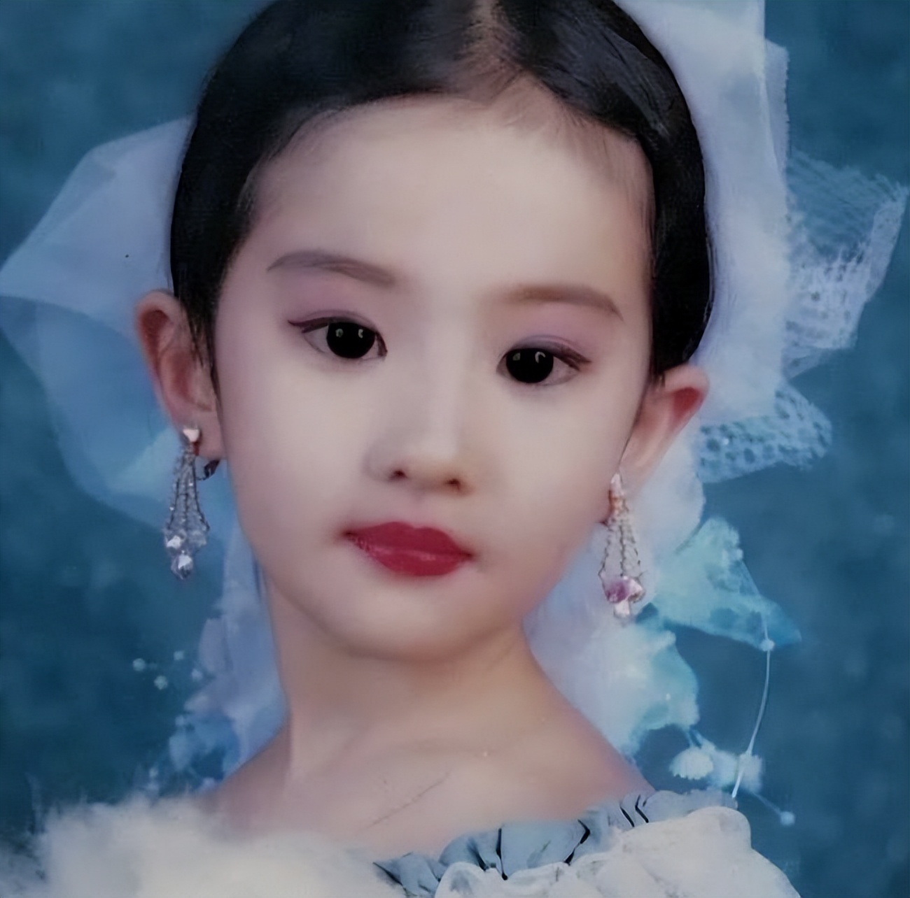 Have you ever seen a star as a child?Yang Mi is soft and cute, Yang Zi ...
