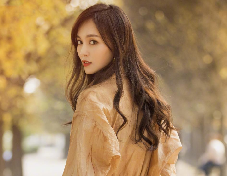 Tang Yan's Weibo night was rejected, and fans scolded the studio. Is ...