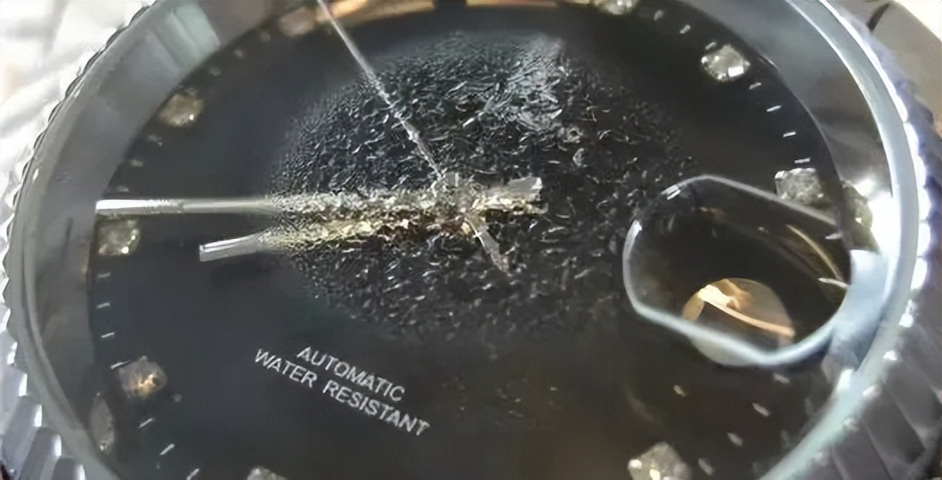 What should I do if the watch is wet in summer and the watch becomes ...