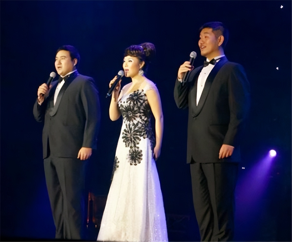 Documentary: The soprano of the art troupe appeared on the CCTV stage ...