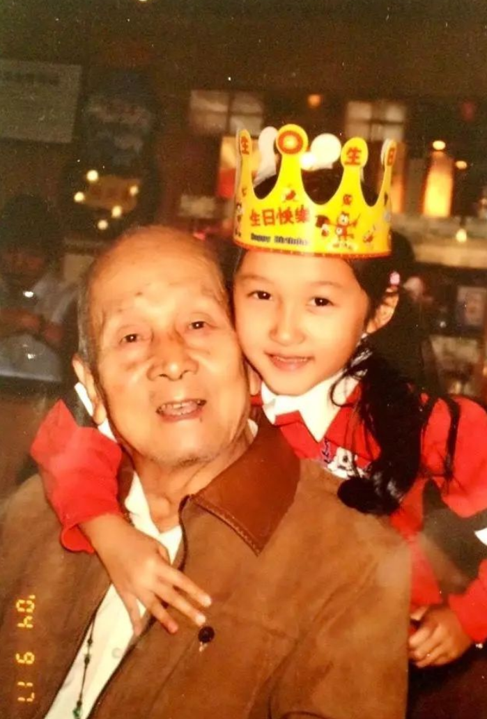 Guan Shaozeng: The father is the master of the qin book, and he raised ...