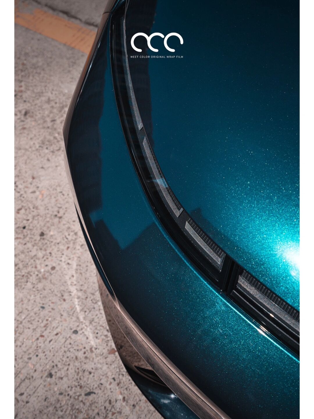 The original factory color turquoise green of Mercedes-Benz Diffuse ...
