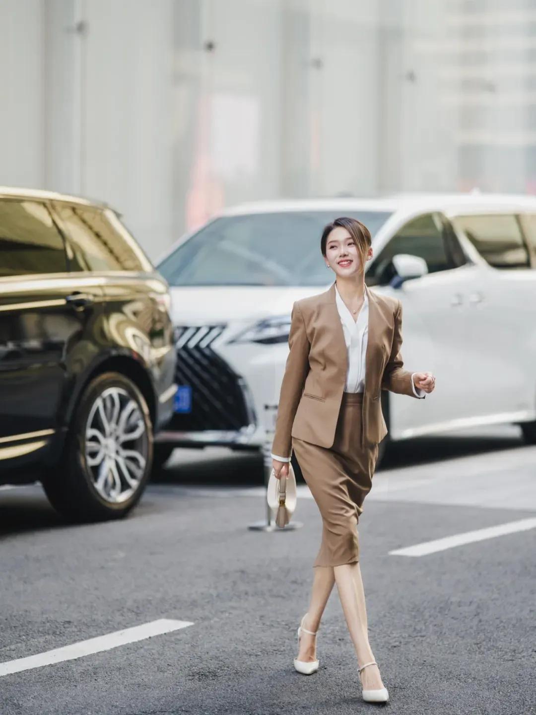 It is fashionable to wear this way after autumn, but remember: the ...