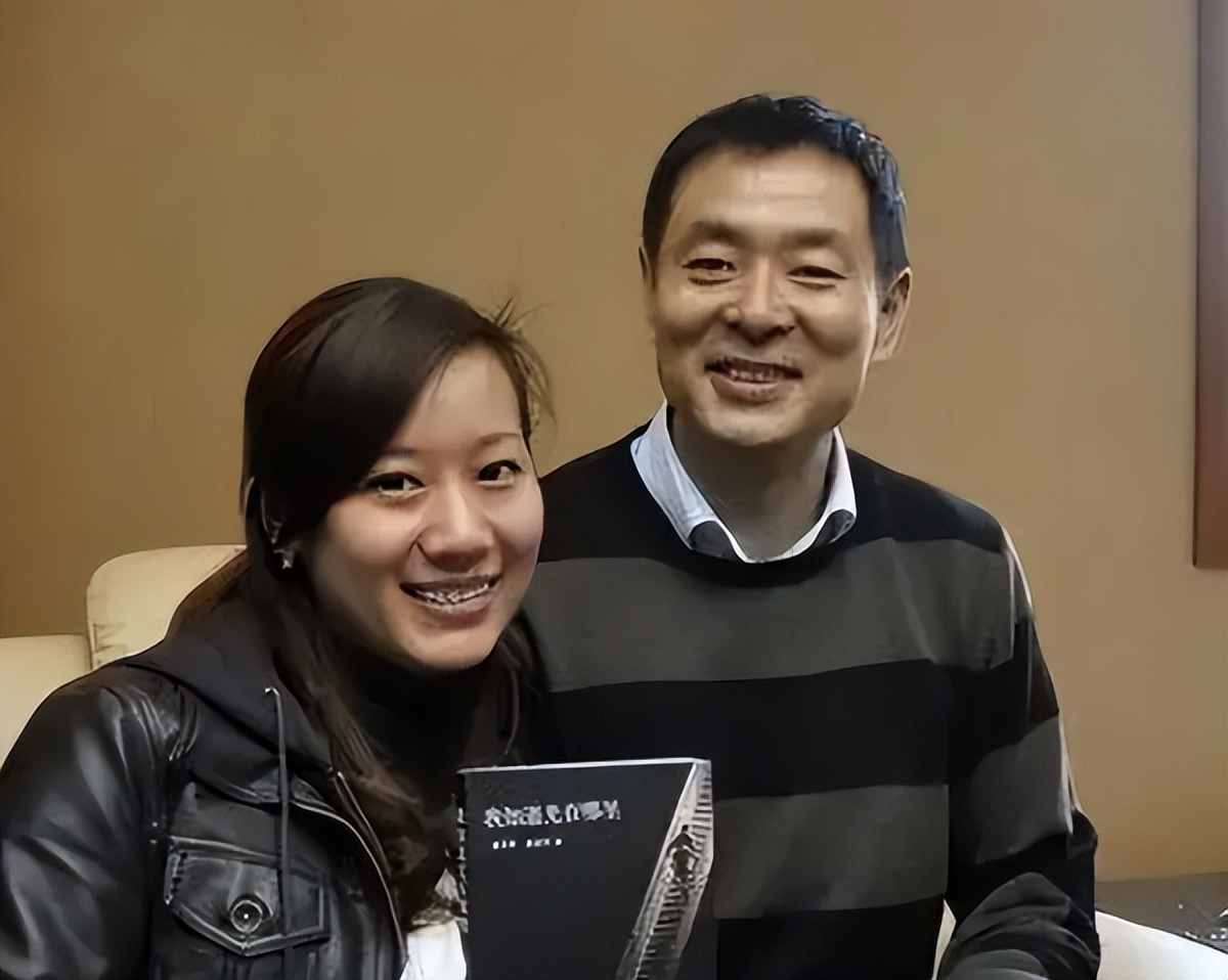Wan Ping: She serves her mother-in-law with her husband Pu Cunxin ...