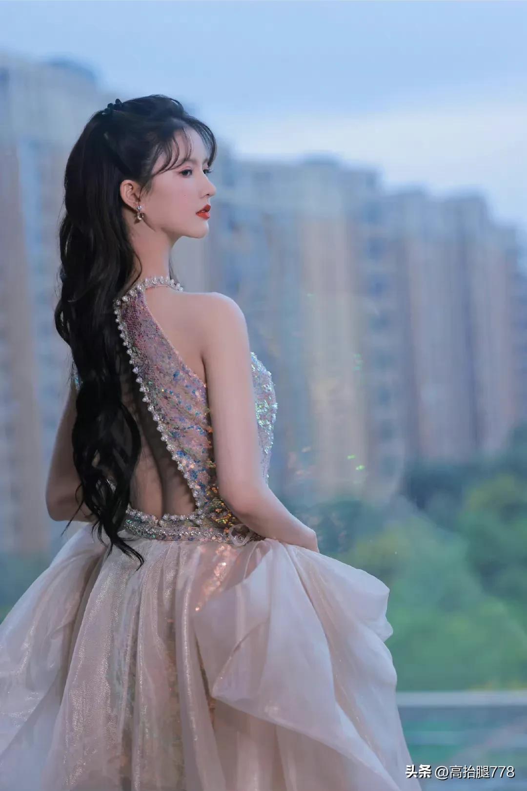 Qiao Xin|Wan Peng|Liu Xiening|Zhao Lusi is tall and has a good figure, exquisite and pretty! - iNEWS