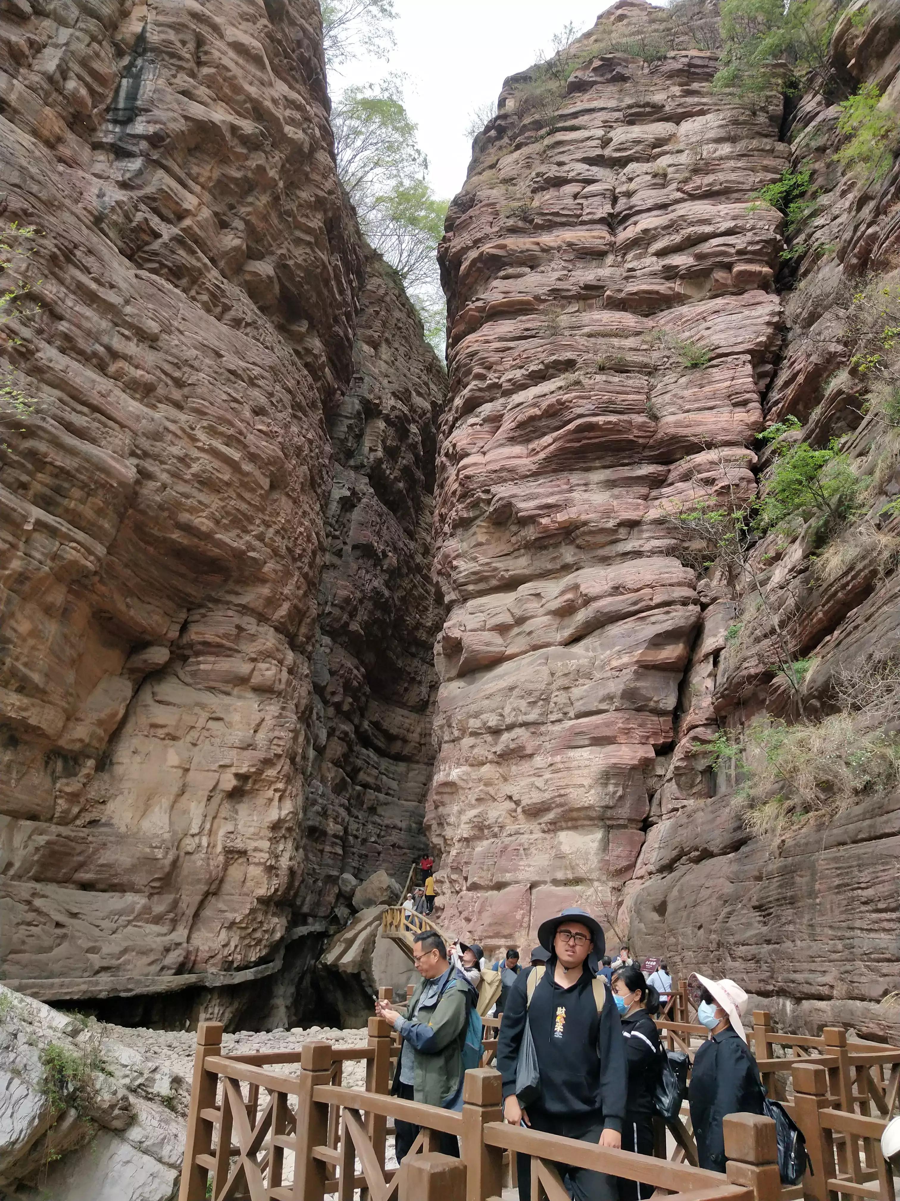 The picturesque and poetic Taihang Mountain Baquan Gorge - iNEWS