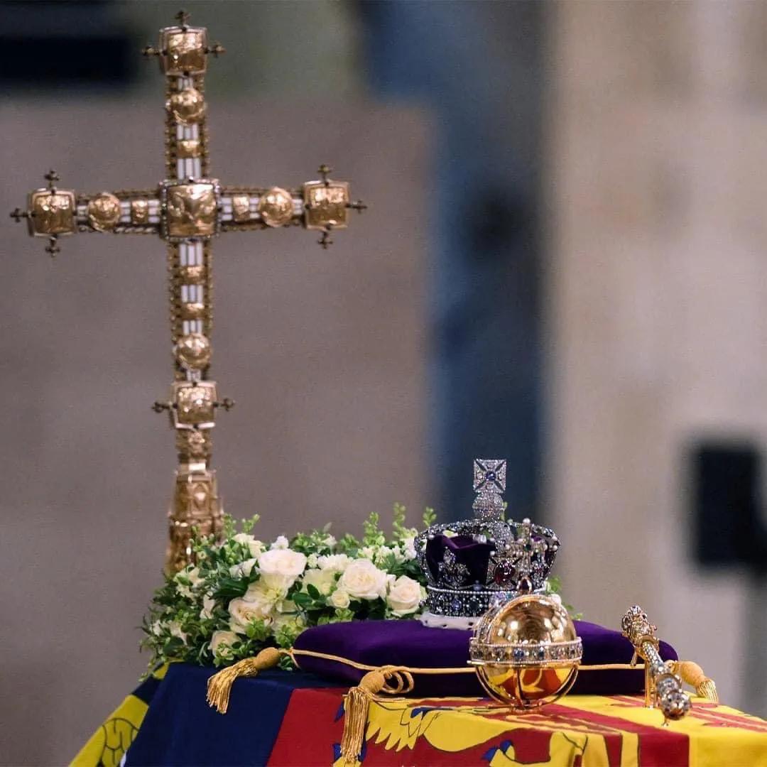 The Queen's Four Children's Last Wake - iNEWS