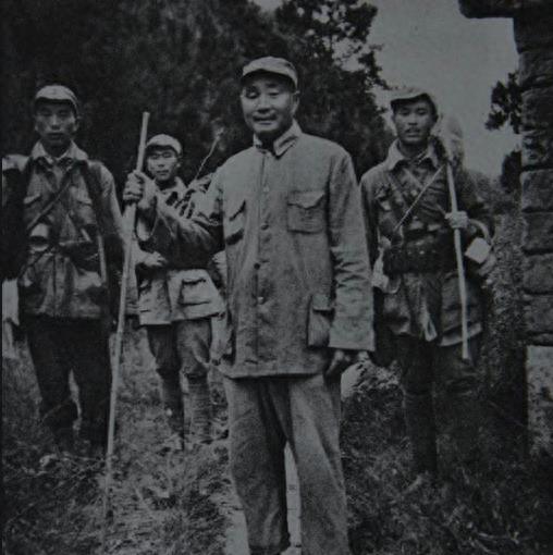 Mr. Zhu praised him as a "rare talent" and was a classmate of Chief Liu ...