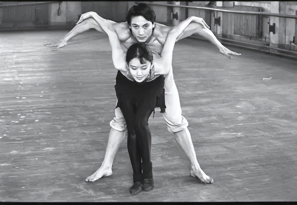 64-year-old Yang Liping is still rebellious - iNEWS