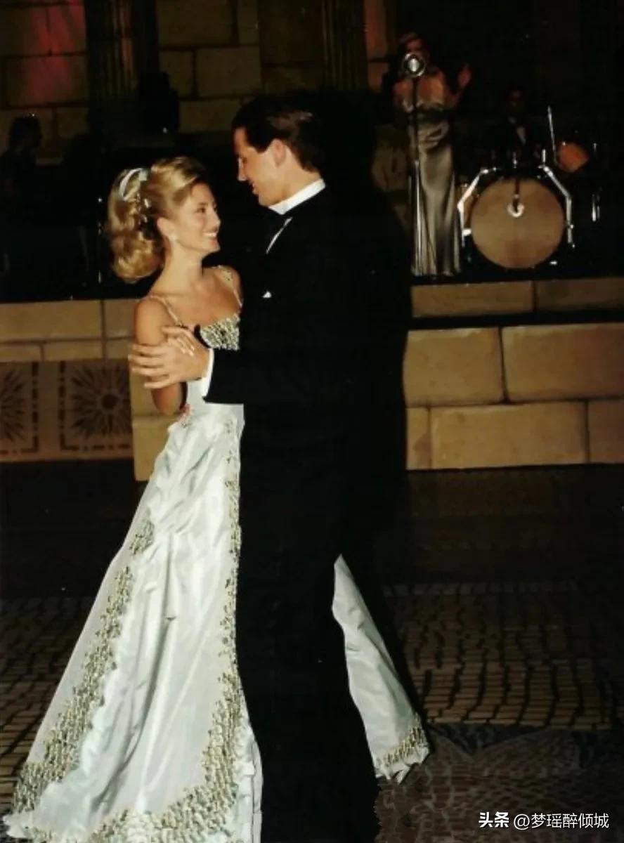 The father sent a dowry of 200 million yuan, forced to marry the Greek ...