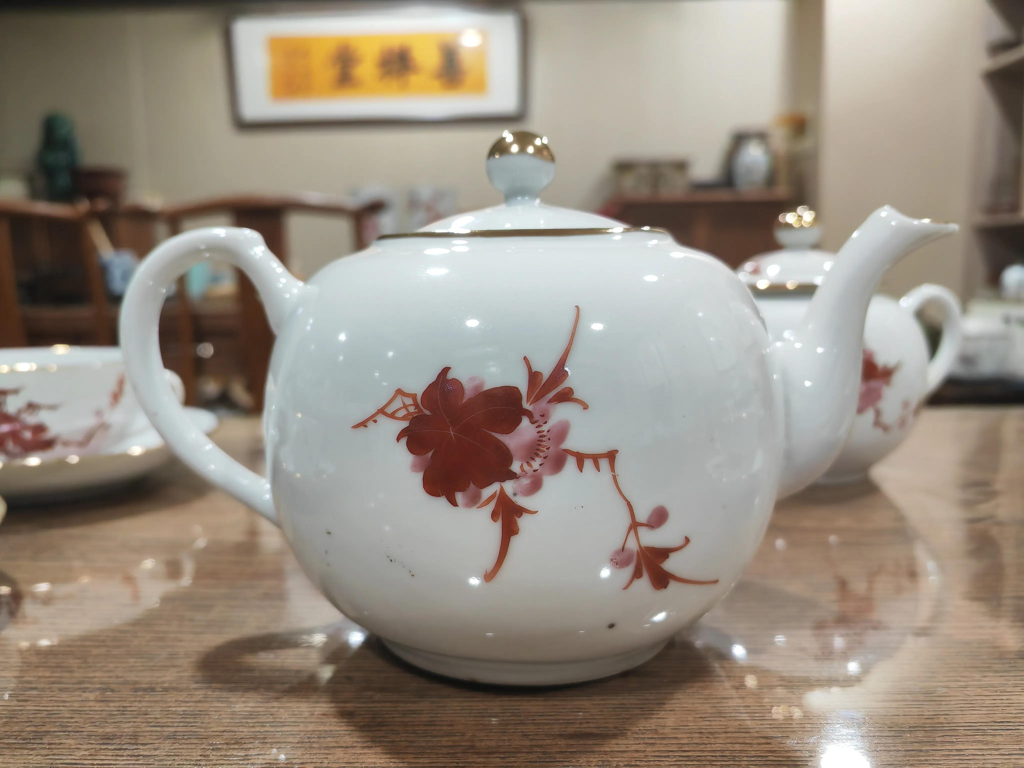 A very rare set of Jingdezhen red color tea set in the Republic of ...