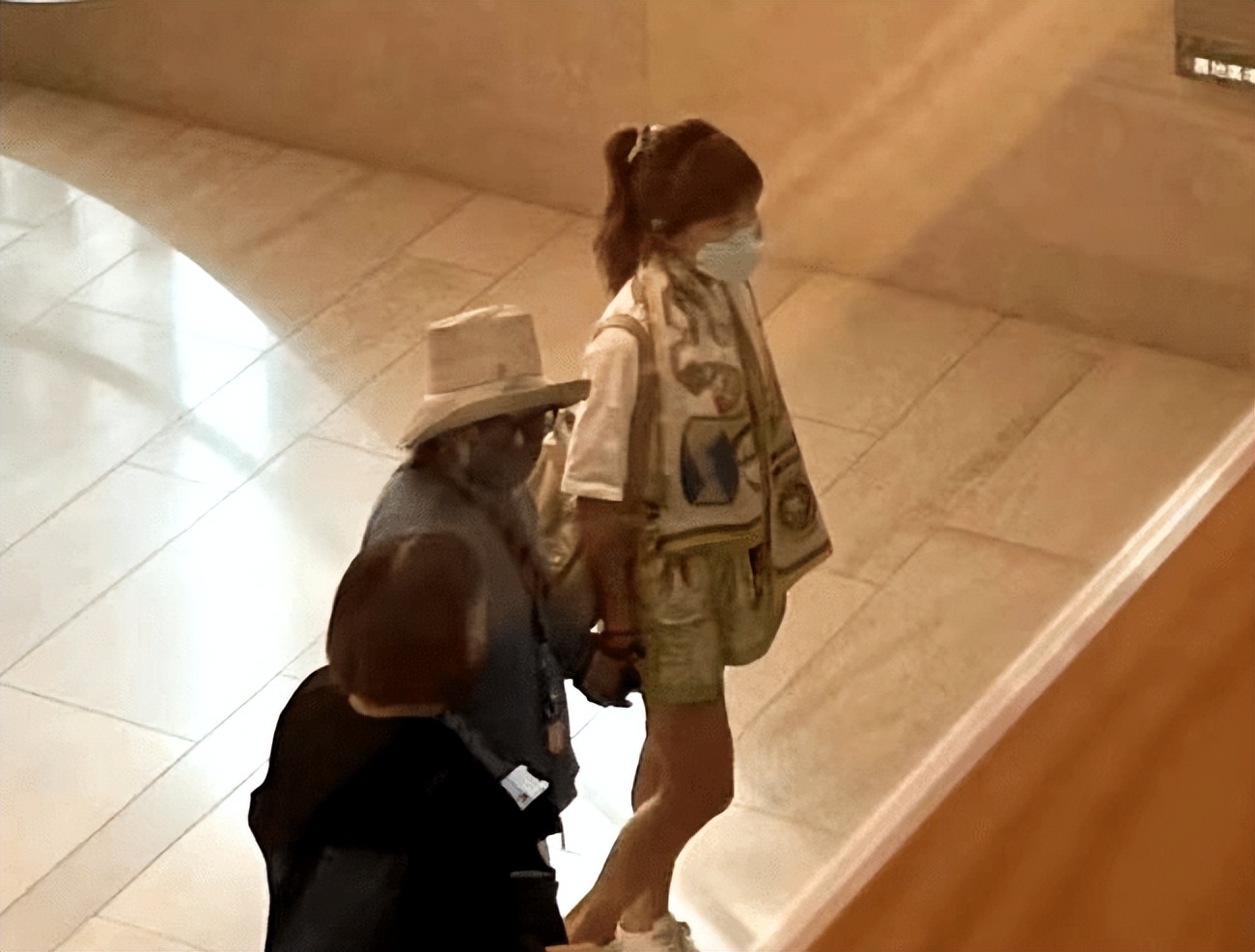 Coco Lee's 86-year-old mother made her first appearance after Li Coco's ...