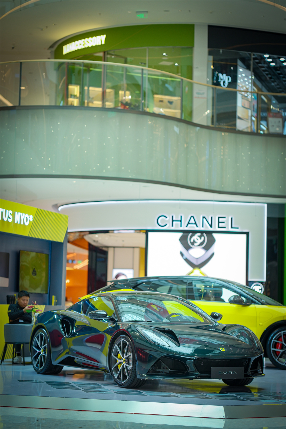 All For The Driver Lotus creative pop-up store lands in Guiyang - iNEWS