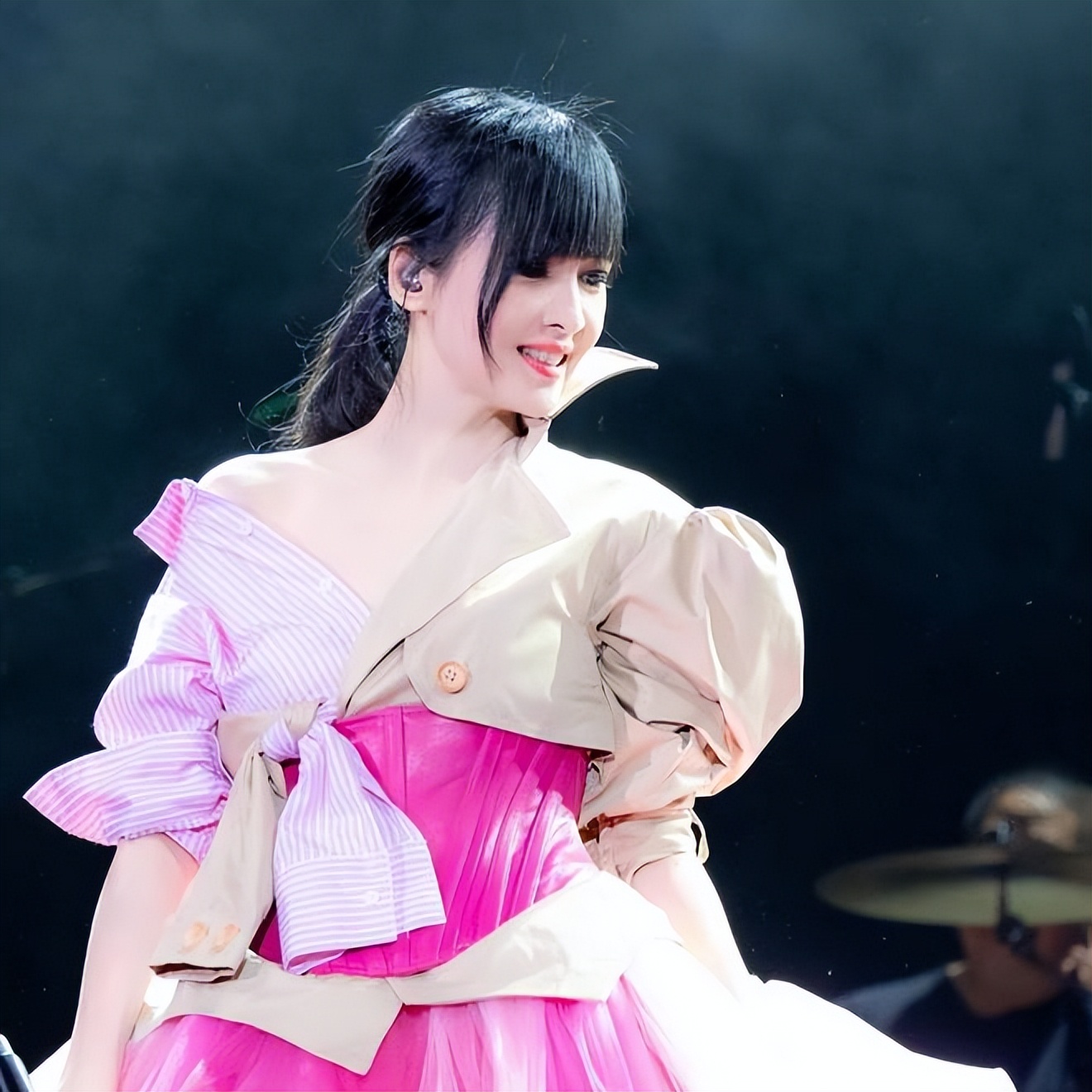 55-year-old Zhou Huimin refused to accept her old age, and a concert ...