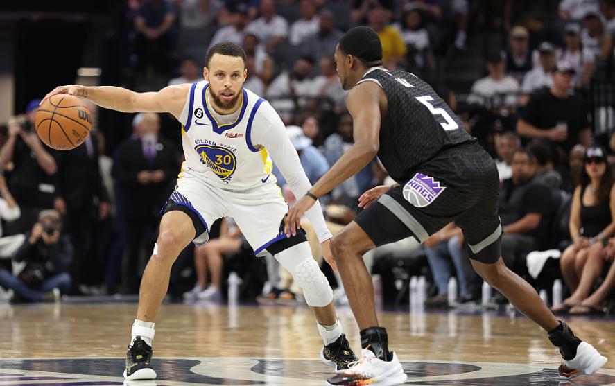 The ultimate heroism! Curry tie-breaks The Knockout with 50 points to ...
