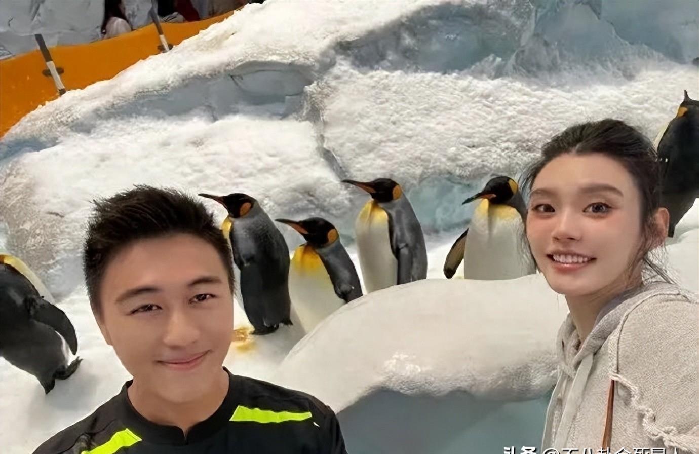 Xi Mengyao and He Youjun took a photo, showing their excellent genes ...