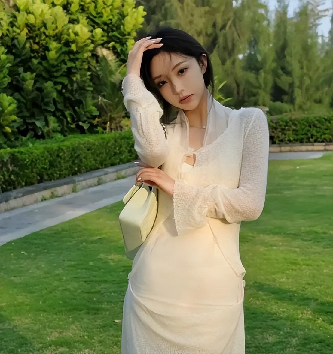 Wang Sicong had dinner with sexy beauties late at night, and was suspected of changing ...