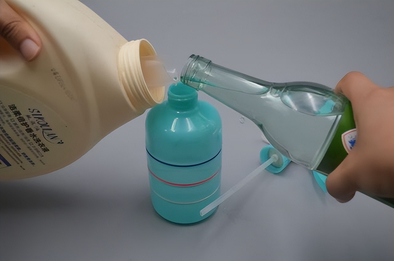 Do not dry-clean the down jacket, teach you how to clean the down ...