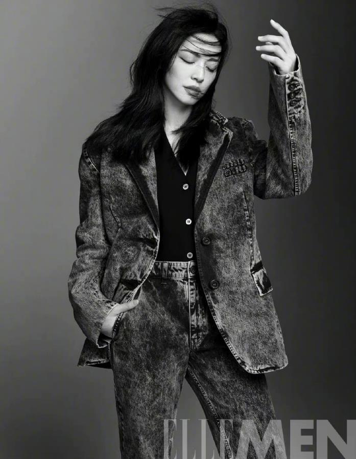 Get rid of the "funny girl" label, Yao Chen is so handsome and modern ...